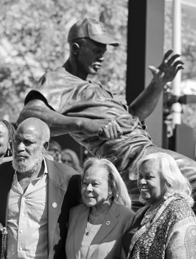 Jackie Robinson statue unveiled at Dodger Stadium | News, Sports, Jobs ...